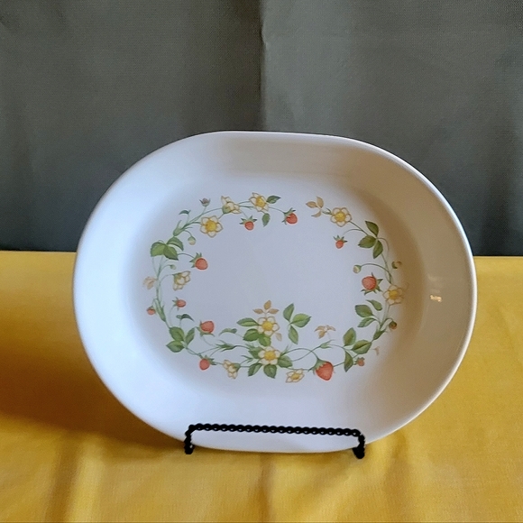 Corelle | Kitchen | Vintage Corelle Strawberry Sunday Serving Platter | Poshmark